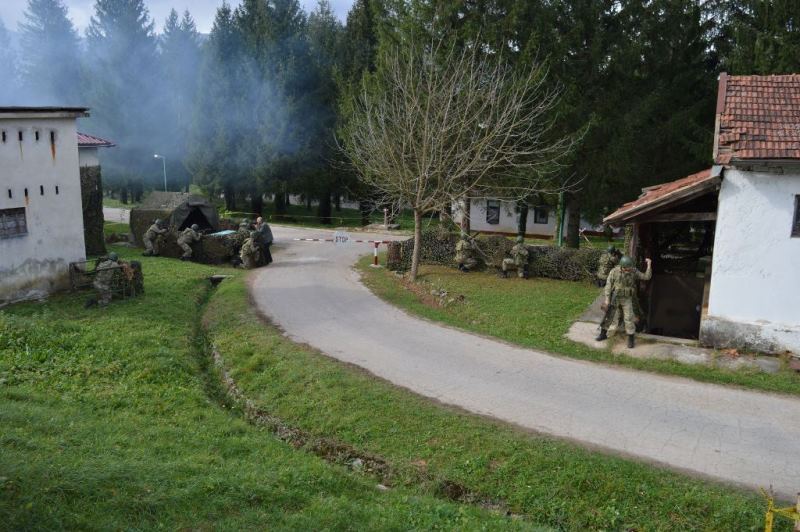 Obuka pripadnika OS BiH i Jedinice za podršku MUP-a USK-a sa ...